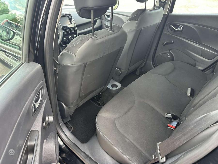 Melns Renault Clio 2016 Alīta, ar dzinēja tilpumu 1.46 L un nobraukumu 300 tūkst. km par 3900 €, foto 12 vietnē AUTOMOTO.COM.LV