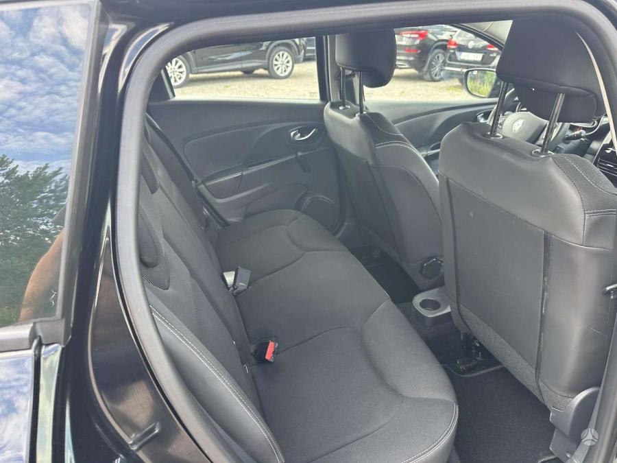 Melns Renault Clio 2016 Alīta, ar dzinēja tilpumu 1.46 L un nobraukumu 300 tūkst. km par 3900 €, foto 13 vietnē AUTOMOTO.COM.LV