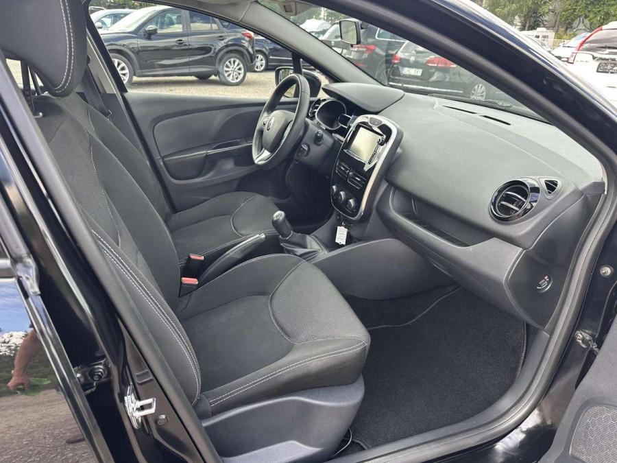 Melns Renault Clio 2016 Alīta, ar dzinēja tilpumu 1.46 L un nobraukumu 300 tūkst. km par 3900 €, foto 14 vietnē AUTOMOTO.COM.LV
