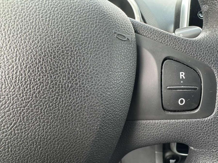 Melns Renault Clio 2016 Alīta, ar dzinēja tilpumu 1.46 L un nobraukumu 300 tūkst. km par 3900 €, foto 18 vietnē AUTOMOTO.COM.LV