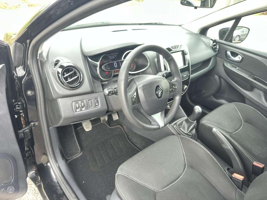 Melns Renault Clio 2016 Alīta, ar dzinēja tilpumu 1.46 L un nobraukumu 300 tūkst. km par 3900 €, foto 20 vietnē AUTOMOTO.COM.LV