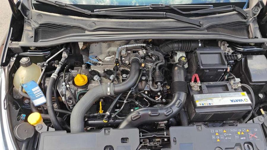 Melns Renault Clio 2016 Jurbarkas, ar dzinēja tilpumu 1.20 L un nobraukumu 169 tūkst. km par 5650 €, foto 14 vietnē AUTOMOTO.COM.LV