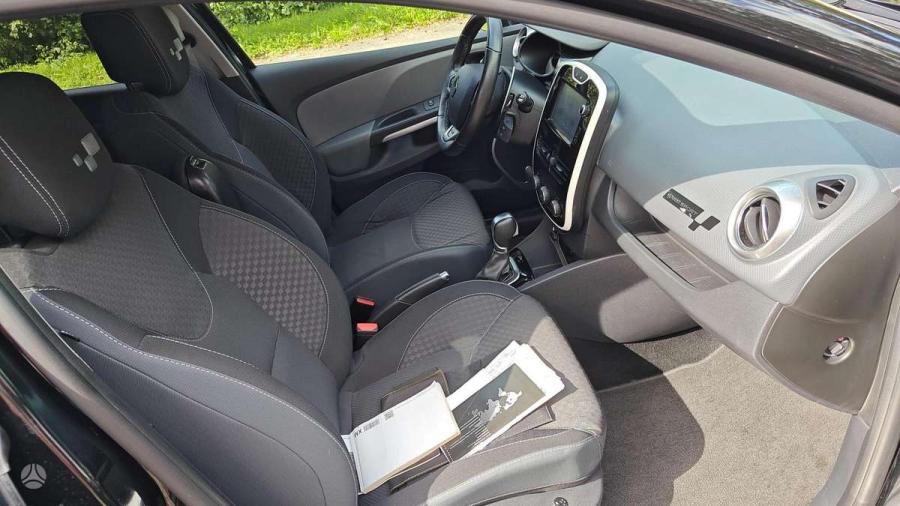 Melns Renault Clio 2016 Jurbarkas, ar dzinēja tilpumu 1.20 L un nobraukumu 169 tūkst. km par 5650 €, foto 16 vietnē AUTOMOTO.COM.LV