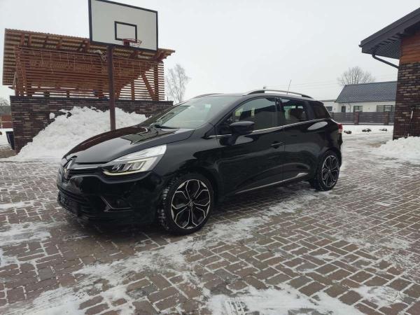 Black Renault Clio 2018 in Pakruojis, with an engine capacity of 0.90 L and mileage of 136 thousand km for 5250 €, photo 1 on AUTOMOTO.COM.LV