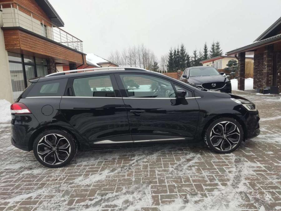 Black Renault Clio 2018 in Pakruojis, with an engine capacity of 0.90 L and mileage of 136 thousand km for 5250 €, photo 10 on AUTOMOTO.COM.LV