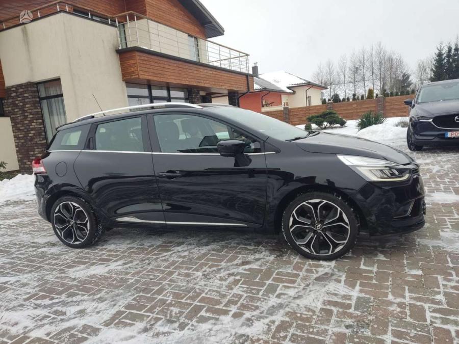 Black Renault Clio 2018 in Pakruojis, with an engine capacity of 0.90 L and mileage of 136 thousand km for 5250 €, photo 11 on AUTOMOTO.COM.LV