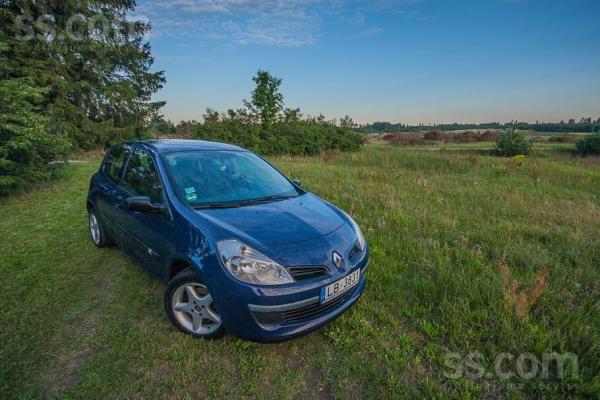 Blue Renault Clio 2007 in Riga, with an engine capacity of 1.50 L and mileage of 270 thousand km for 1600 €, photo 4 on AUTOMOTO.COM.LV