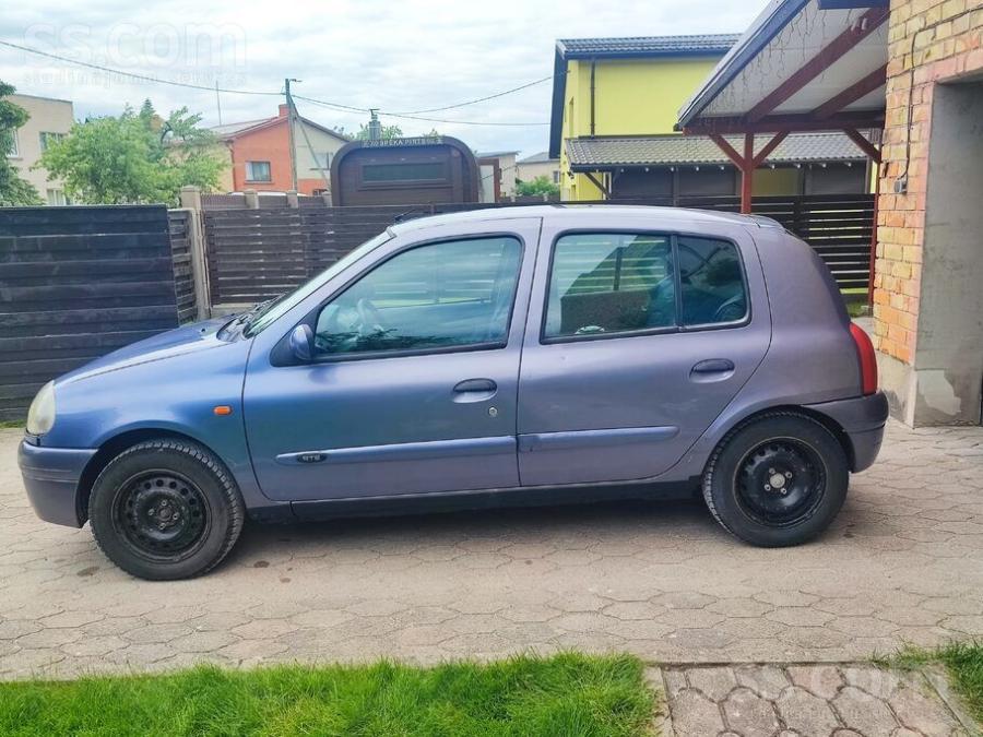 Blue Renault Clio 2000 in Jelgava, with an engine capacity of 1.20 L and mileage of 197 thousand km for 800 €, photo 1 on AUTOMOTO.COM.LV