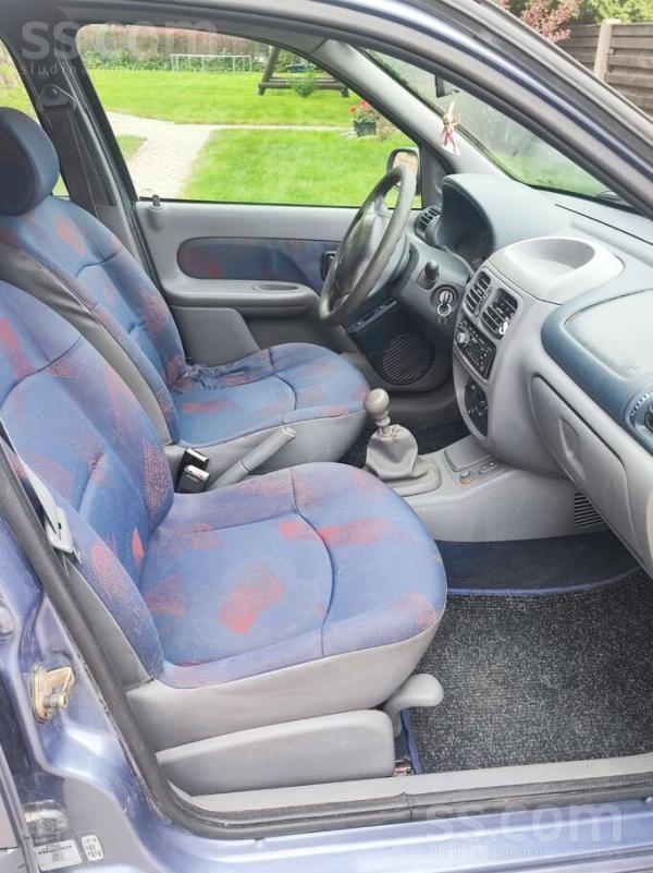 Blue Renault Clio 2000 in Jelgava, with an engine capacity of 1.20 L and mileage of 197 thousand km for 800 €, photo 5 on AUTOMOTO.COM.LV