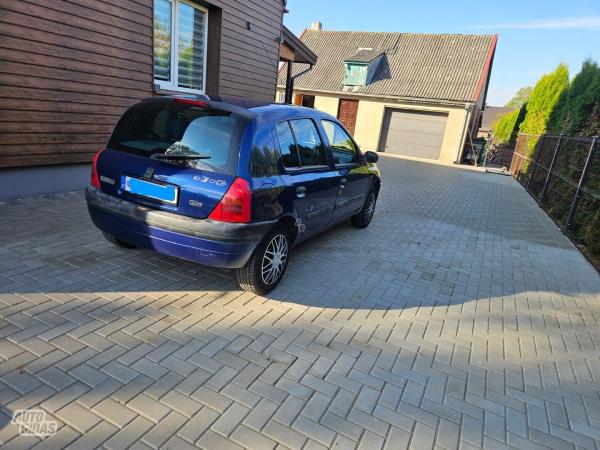 Blue Renault Clio 2000 in Vilkaviskis, with an engine capacity of 1.10 L and mileage of 299 thousand km for 750 €, photo 5 on AUTOMOTO.COM.LV