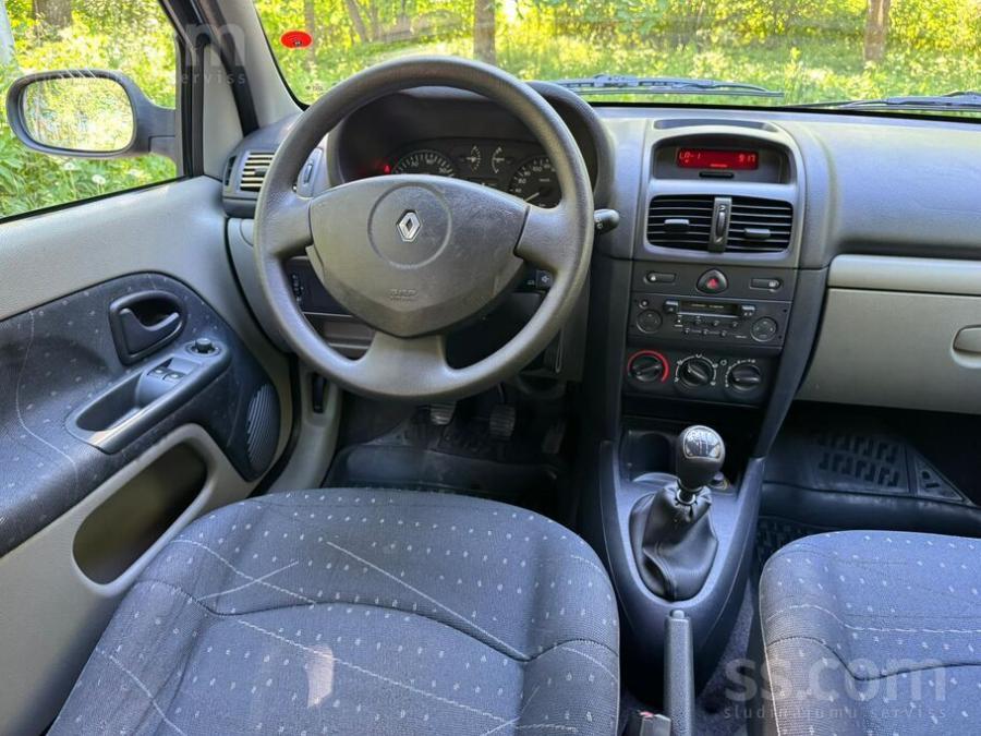 Zils Renault Clio 2001 Rīga, ar dzinēja tilpumu 1.30 L un nobraukumu 0 tūkst. km par 1499 €, foto 12 vietnē AUTOMOTO.COM.LV