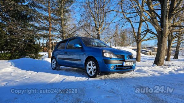 Zils Renault Clio 2003 Tallina, ar dzinēja tilpumu 1.60 L un nobraukumu 248 tūkst. km par 2300 €, foto 3 vietnē AUTOMOTO.COM.LV