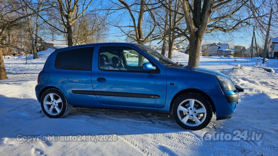 Blue Renault Clio 2003 in Tallinn, with an engine capacity of 1.60 L and mileage of 248 thousand km for 2300 €, photo 6 on AUTOMOTO.COM.LV