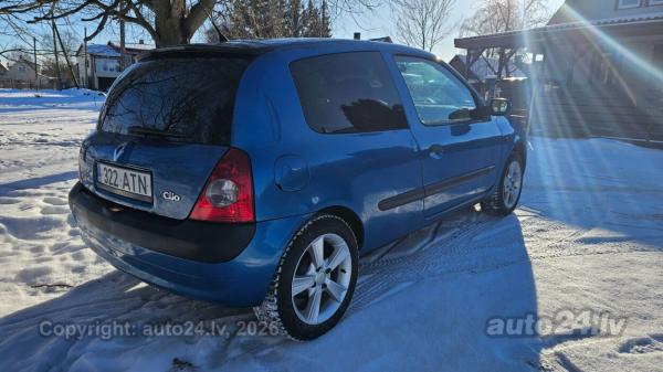Zils Renault Clio 2003 Tallina, ar dzinēja tilpumu 1.60 L un nobraukumu 248 tūkst. km par 2300 €, foto 7 vietnē AUTOMOTO.COM.LV