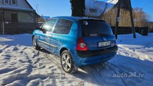 Blue Renault Clio 2003 in Tallinn, with an engine capacity of 1.60 L and mileage of 248 thousand km for 2300 €, photo 9 on AUTOMOTO.COM.LV