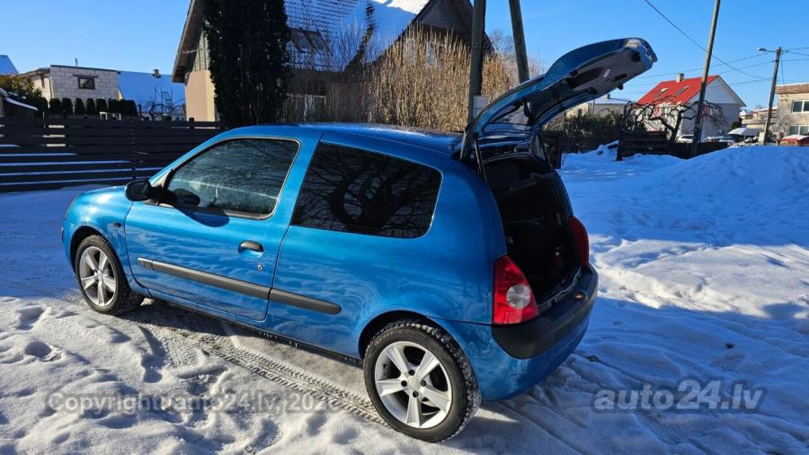 Blue Renault Clio 2003 in Tallinn, with an engine capacity of 1.60 L and mileage of 248 thousand km for 2300 €, photo 10 on AUTOMOTO.COM.LV