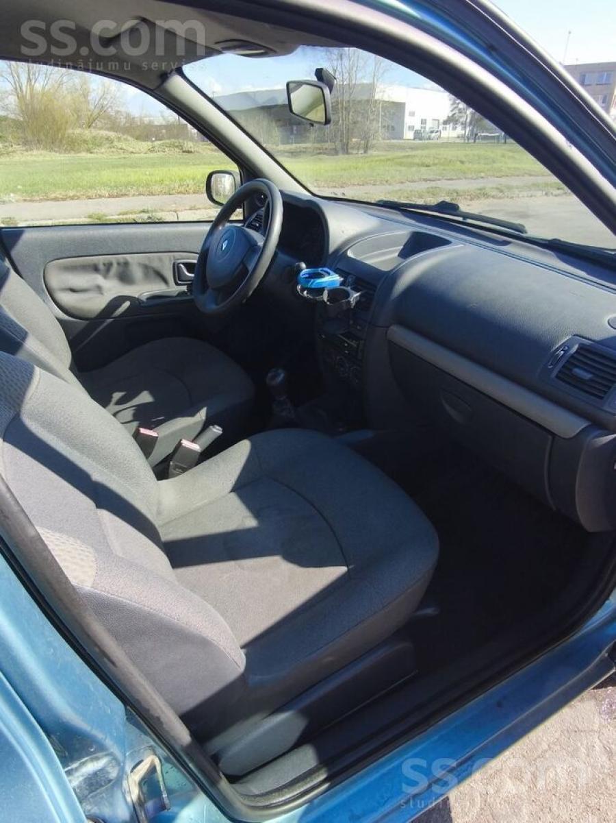 Blue Renault Clio 2004 in Riga, with an engine capacity of 1.20 L and mileage of 251 thousand km for 900 €, photo 11 on AUTOMOTO.COM.LV
