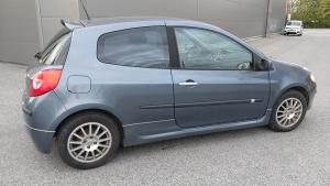 Zils Renault Clio 2005 Tallina, ar dzinēja tilpumu 1.40 L un nobraukumu 191 tūkst. km par 1250 €, foto 4 vietnē AUTOMOTO.COM.LV