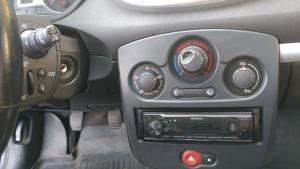 Zils Renault Clio 2005 Tallina, ar dzinēja tilpumu 1.40 L un nobraukumu 191 tūkst. km par 1250 €, foto 15 vietnē AUTOMOTO.COM.LV