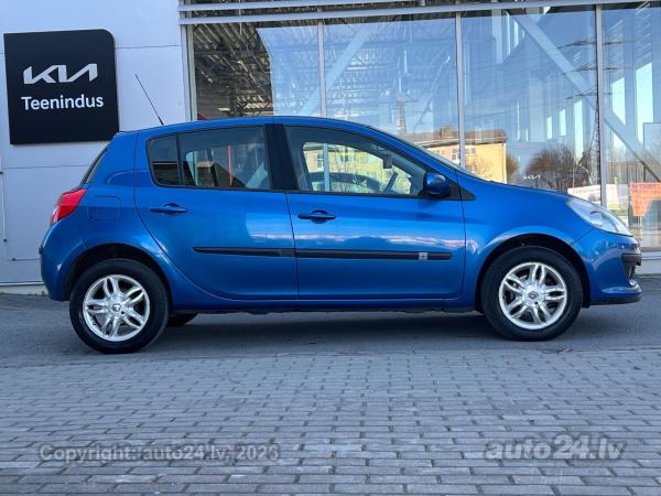 Zils Renault Clio 2006 Narva, ar dzinēja tilpumu 1.10 L un nobraukumu 169 tūkst. km par 1499 €, foto 1 vietnē AUTOMOTO.COM.LV
