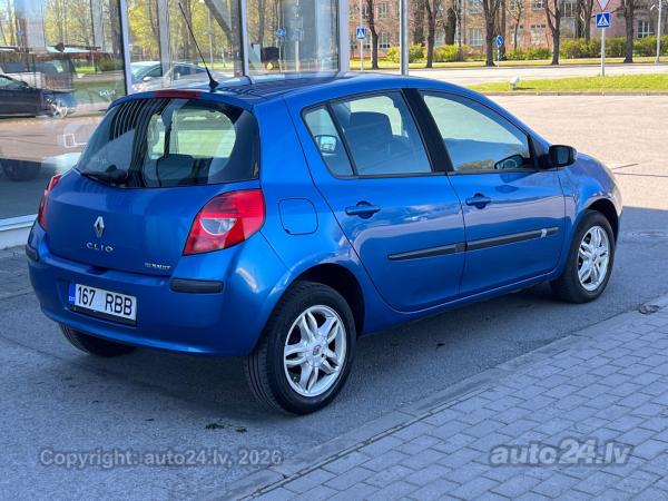 Zils Renault Clio 2006 Narva, ar dzinēja tilpumu 1.10 L un nobraukumu 169 tūkst. km par 1499 €, foto 2 vietnē AUTOMOTO.COM.LV