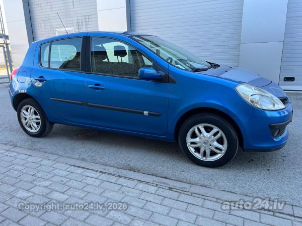 Zils Renault Clio 2006 Narva, ar dzinēja tilpumu 1.10 L un nobraukumu 169 tūkst. km par 1499 €, foto 9 vietnē AUTOMOTO.COM.LV