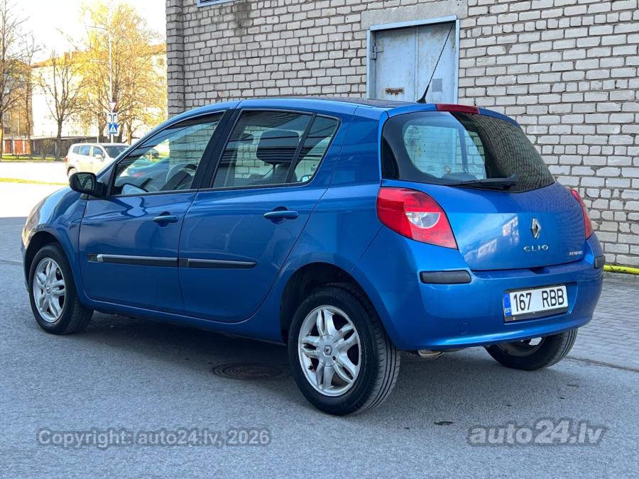 Zils Renault Clio 2006 Narva, ar dzinēja tilpumu 1.10 L un nobraukumu 169 tūkst. km par 1499 €, foto 15 vietnē AUTOMOTO.COM.LV