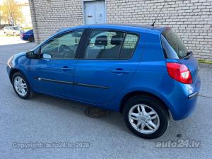 Zils Renault Clio 2006 Narva, ar dzinēja tilpumu 1.10 L un nobraukumu 169 tūkst. km par 1499 €, foto 19 vietnē AUTOMOTO.COM.LV