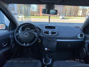 Zils Renault Clio 2006 Narva, ar dzinēja tilpumu 1.10 L un nobraukumu 169 tūkst. km par 1499 €, foto 24 vietnē AUTOMOTO.COM.LV