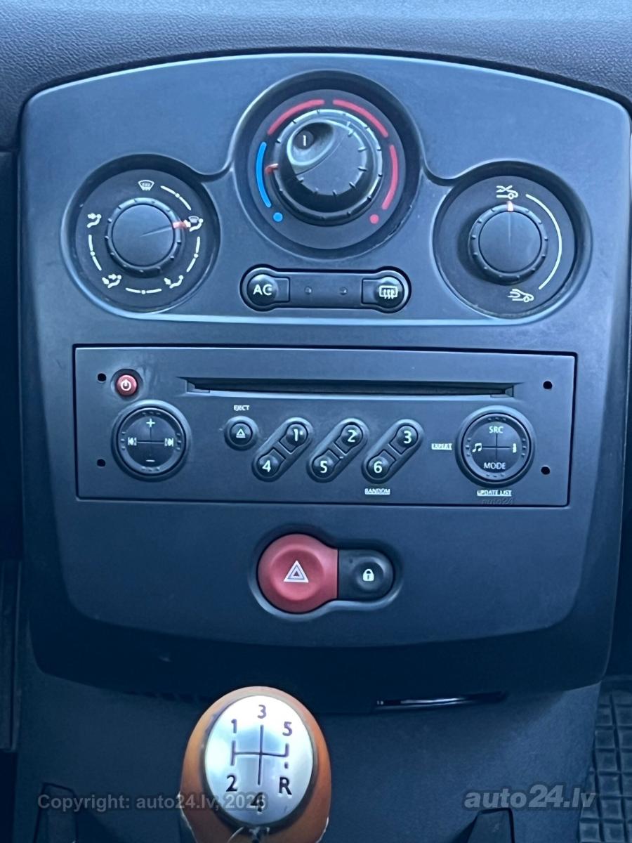 Zils Renault Clio 2006 Narva, ar dzinēja tilpumu 1.10 L un nobraukumu 169 tūkst. km par 1499 €, foto 27 vietnē AUTOMOTO.COM.LV