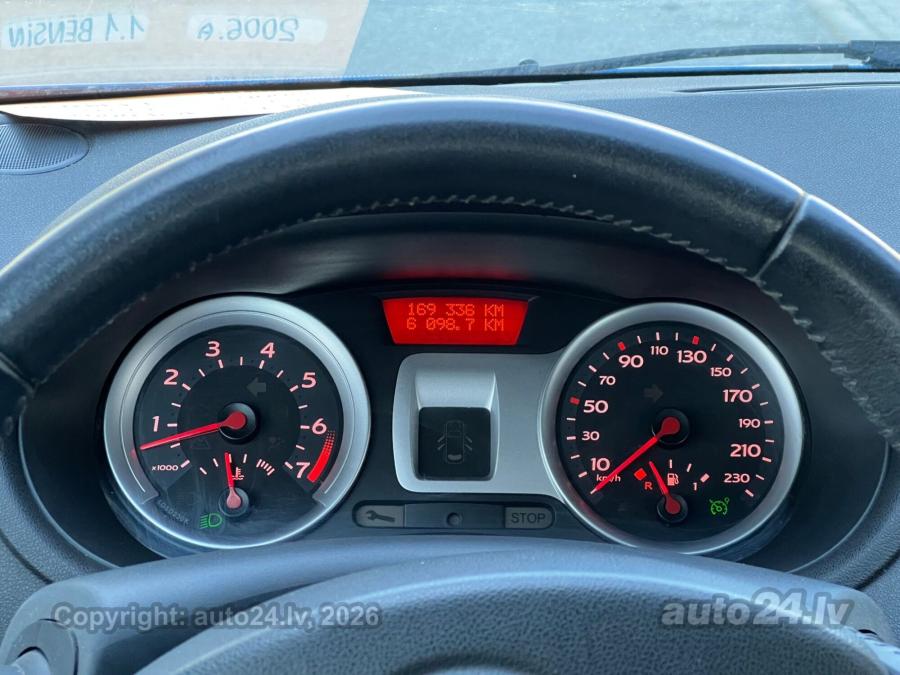 Zils Renault Clio 2006 Narva, ar dzinēja tilpumu 1.10 L un nobraukumu 169 tūkst. km par 1499 €, foto 28 vietnē AUTOMOTO.COM.LV