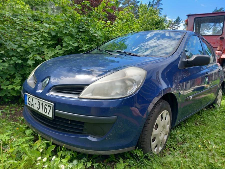 Zils Renault Clio 2006 Talsi, ar dzinēja tilpumu 1.50 L un nobraukumu 276 tūkst. km par 290 €, foto 3 vietnē AUTOMOTO.COM.LV