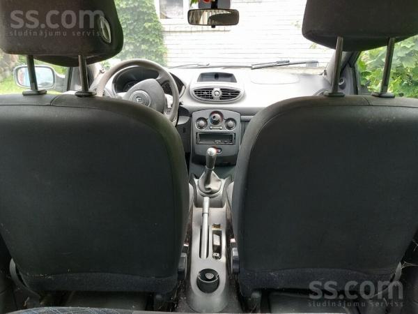 Zils Renault Clio 2006 Talsi, ar dzinēja tilpumu 1.50 L un nobraukumu 276 tūkst. km par 290 €, foto 5 vietnē AUTOMOTO.COM.LV