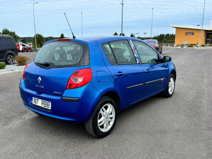 Blue Renault Clio 2006 in Narva, with an engine capacity of 1.10 L and mileage of 170 thousand km for 1200 €, photo 5 on AUTOMOTO.COM.LV