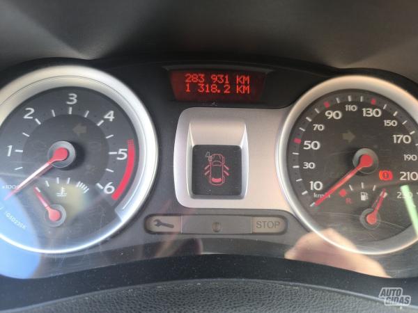 Blue Renault Clio 2006 in Vilnius, with an engine capacity of 1.40 L and mileage of 284 thousand km for 1350 €, photo 4 on AUTOMOTO.COM.LV