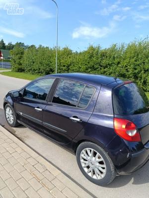 Zils Renault Clio 2006 Viļņa, ar dzinēja tilpumu 1.40 L un nobraukumu 284 tūkst. km par 1350 €, foto 5 vietnē AUTOMOTO.COM.LV