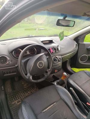 Zils Renault Clio 2006 Viļņa, ar dzinēja tilpumu 1.40 L un nobraukumu 284 tūkst. km par 1350 €, foto 7 vietnē AUTOMOTO.COM.LV