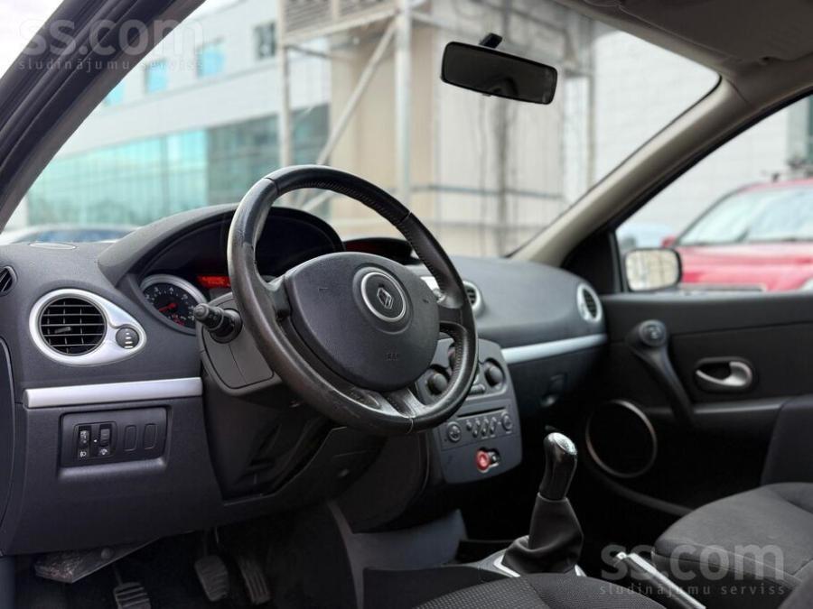 Zils Renault Clio 2007 Rīga, ar dzinēja tilpumu 1.10 L un nobraukumu 0 tūkst. km par 2300 €, foto 4 vietnē AUTOMOTO.COM.LV