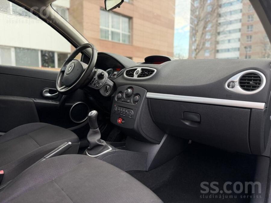 Zils Renault Clio 2007 Rīga, ar dzinēja tilpumu 1.10 L un nobraukumu 0 tūkst. km par 2300 €, foto 5 vietnē AUTOMOTO.COM.LV