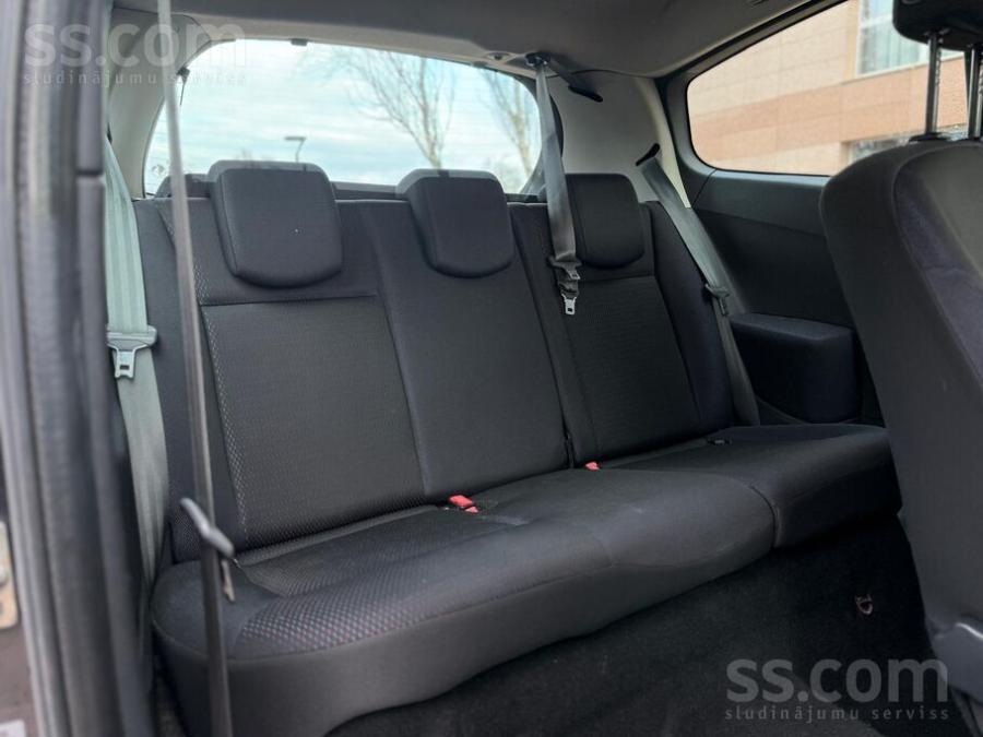 Zils Renault Clio 2007 Rīga, ar dzinēja tilpumu 1.10 L un nobraukumu 0 tūkst. km par 2300 €, foto 7 vietnē AUTOMOTO.COM.LV