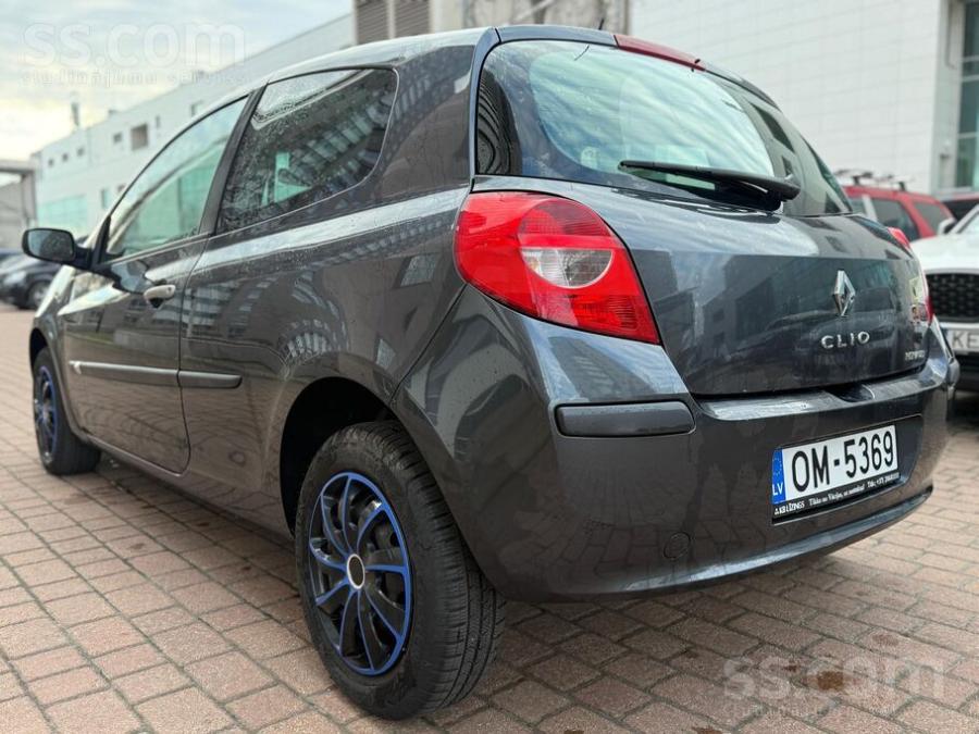 Zils Renault Clio 2007 Rīga, ar dzinēja tilpumu 1.10 L un nobraukumu 0 tūkst. km par 2300 €, foto 9 vietnē AUTOMOTO.COM.LV