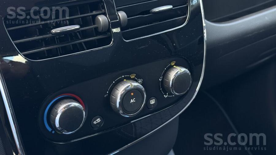Zils Renault Clio 2014 Jelgava, ar dzinēja tilpumu 0.90 L un nobraukumu 175 tūkst. km par 5490 €, foto 17 vietnē AUTOMOTO.COM.LV