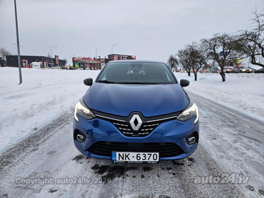 Blue Renault Clio 2022 in Riga, with an engine capacity of 1.60 L and mileage of 69 thousand km for 15000 €, photo 1 on AUTOMOTO.COM.LV