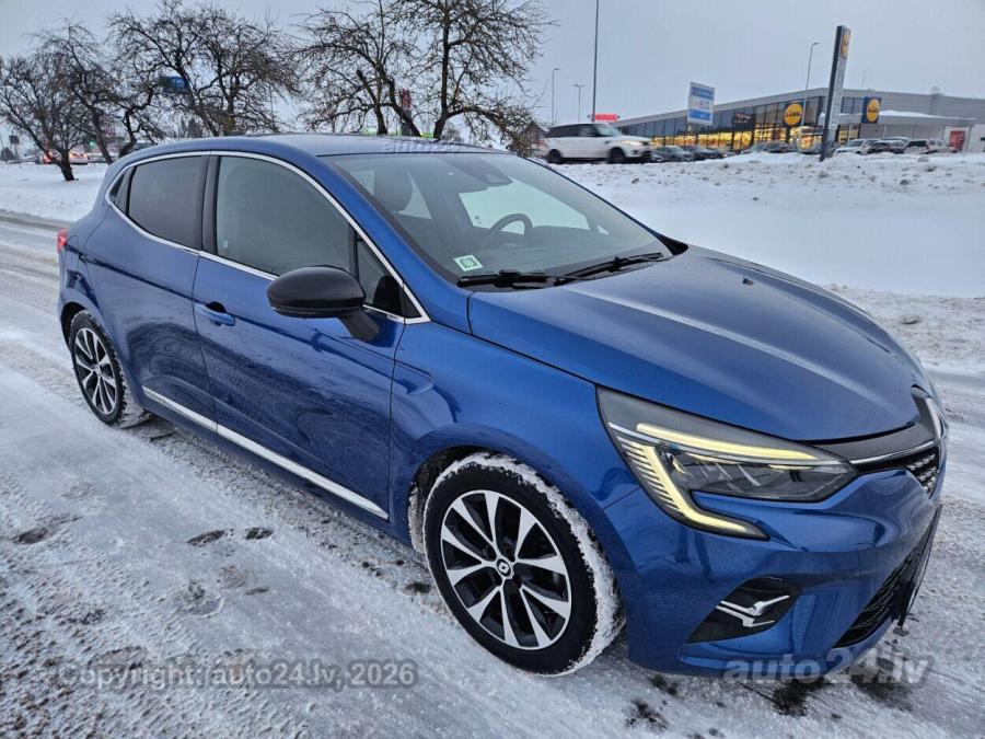 Blue Renault Clio 2022 in Riga, with an engine capacity of 1.60 L and mileage of 69 thousand km for 15000 €, photo 2 on AUTOMOTO.COM.LV