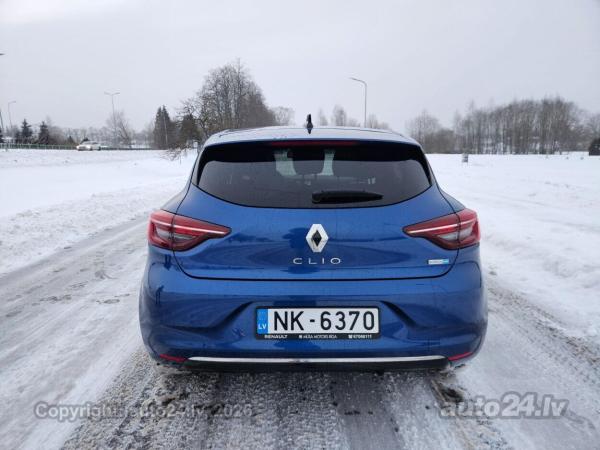 Blue Renault Clio 2022 in Riga, with an engine capacity of 1.60 L and mileage of 69 thousand km for 15000 €, photo 4 on AUTOMOTO.COM.LV