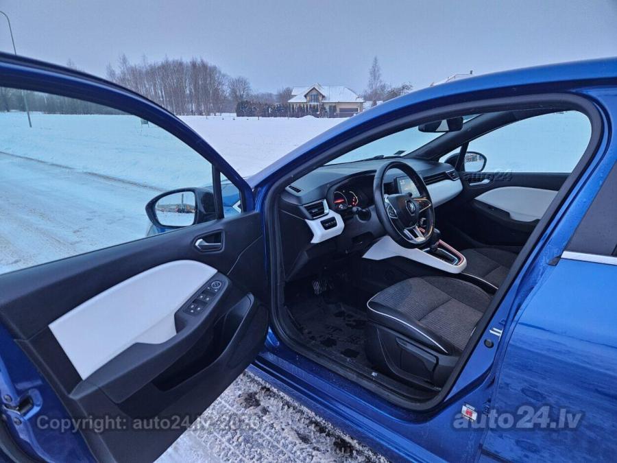 Blue Renault Clio 2022 in Riga, with an engine capacity of 1.60 L and mileage of 69 thousand km for 15000 €, photo 8 on AUTOMOTO.COM.LV