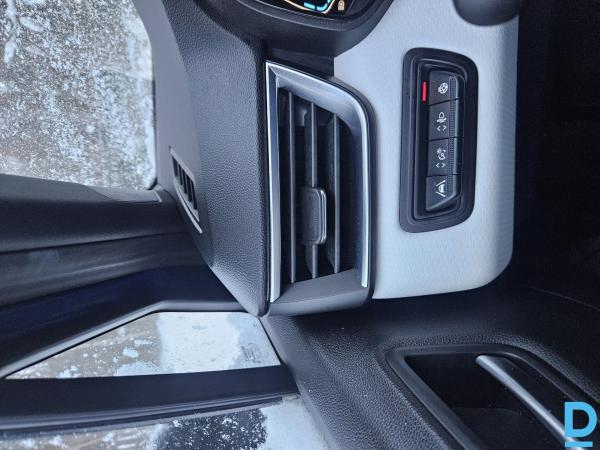 Blue Renault Clio 2022 in Riga, with an engine capacity of 1.60 L and mileage of 74 thousand km for 13500 €, photo 9 on AUTOMOTO.COM.LV