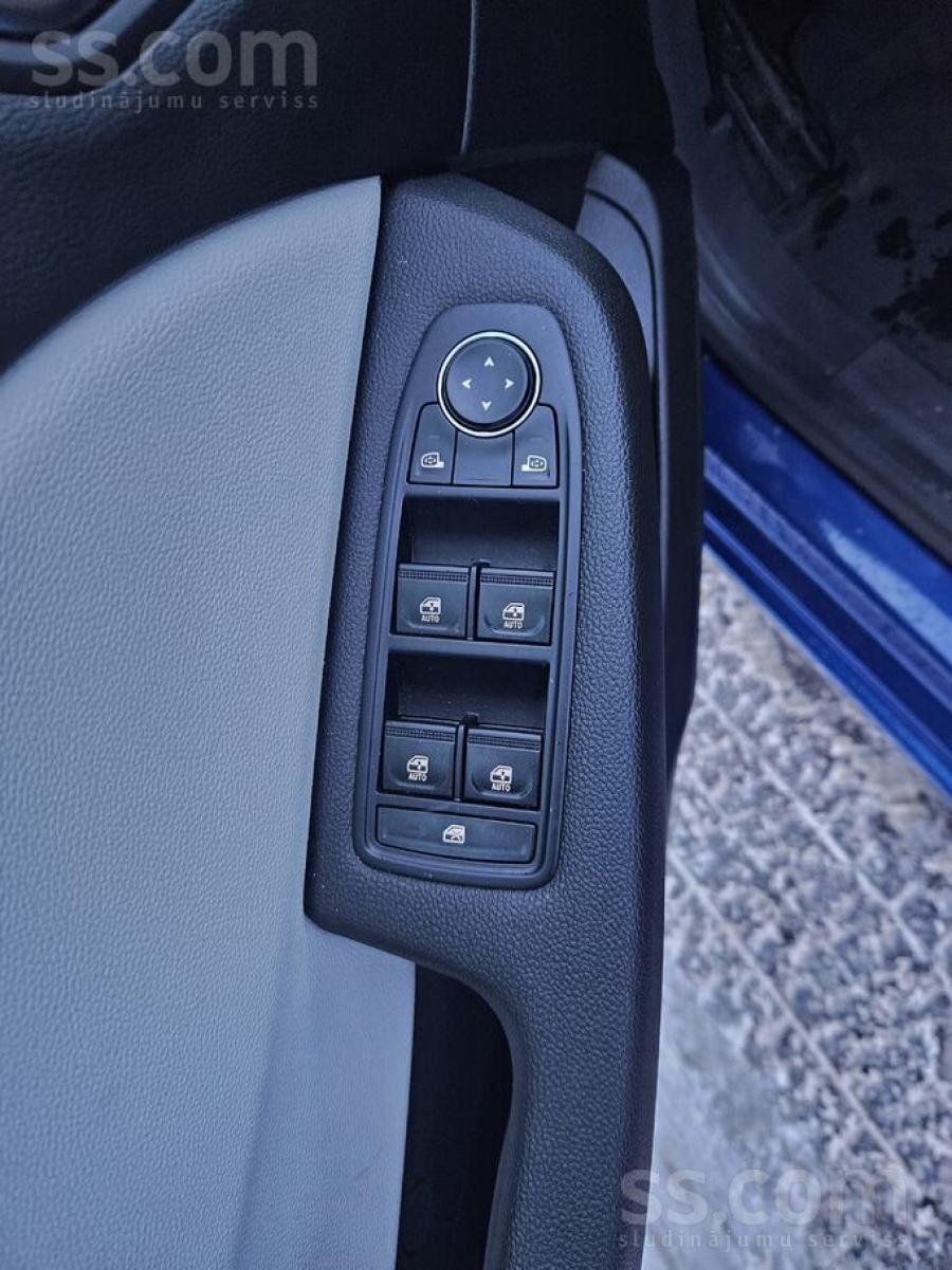 Zils Renault Clio 2022 Rīga, ar dzinēja tilpumu 1.60 L un nobraukumu 76 tūkst. km par 12500 €, foto 8 vietnē AUTOMOTO.COM.LV