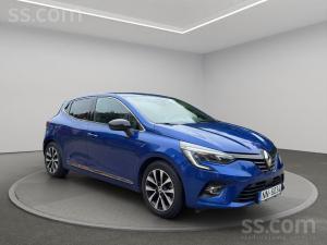 Blue Renault Clio 2023 in Riga, with an engine capacity of 1.60 L and mileage of 67 thousand km for 13495 €, photo  on AUTOMOTO.COM.LV