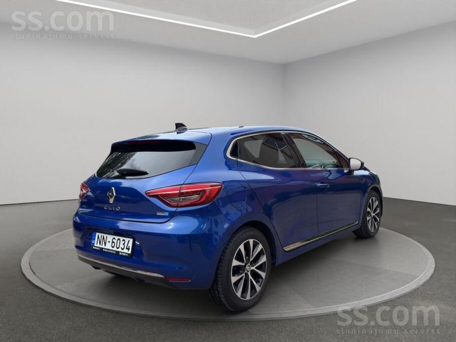 Blue Renault Clio 2023 in Riga, with an engine capacity of 1.60 L and mileage of 67 thousand km for 13495 €, photo 7 on AUTOMOTO.COM.LV